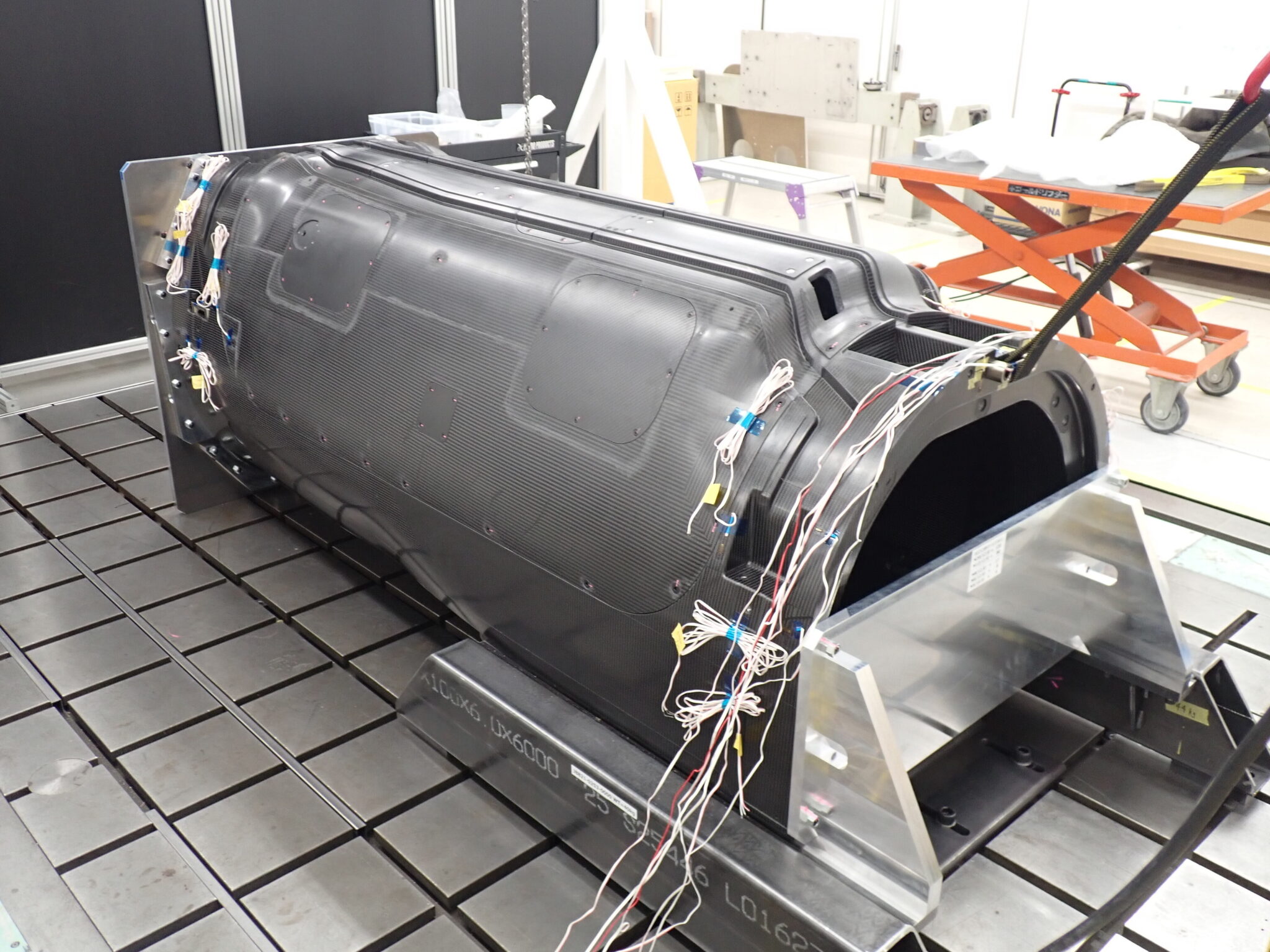 SPACE WALKER conducted static load testing of the winged test rocket ...